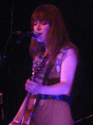 Feist (live in Dublin) > CLUAS Irish Indie Music